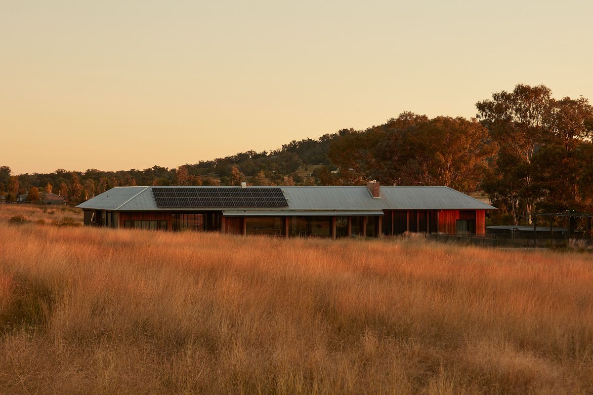 A House in the Dry is adapted to Australia's climate and landscape
