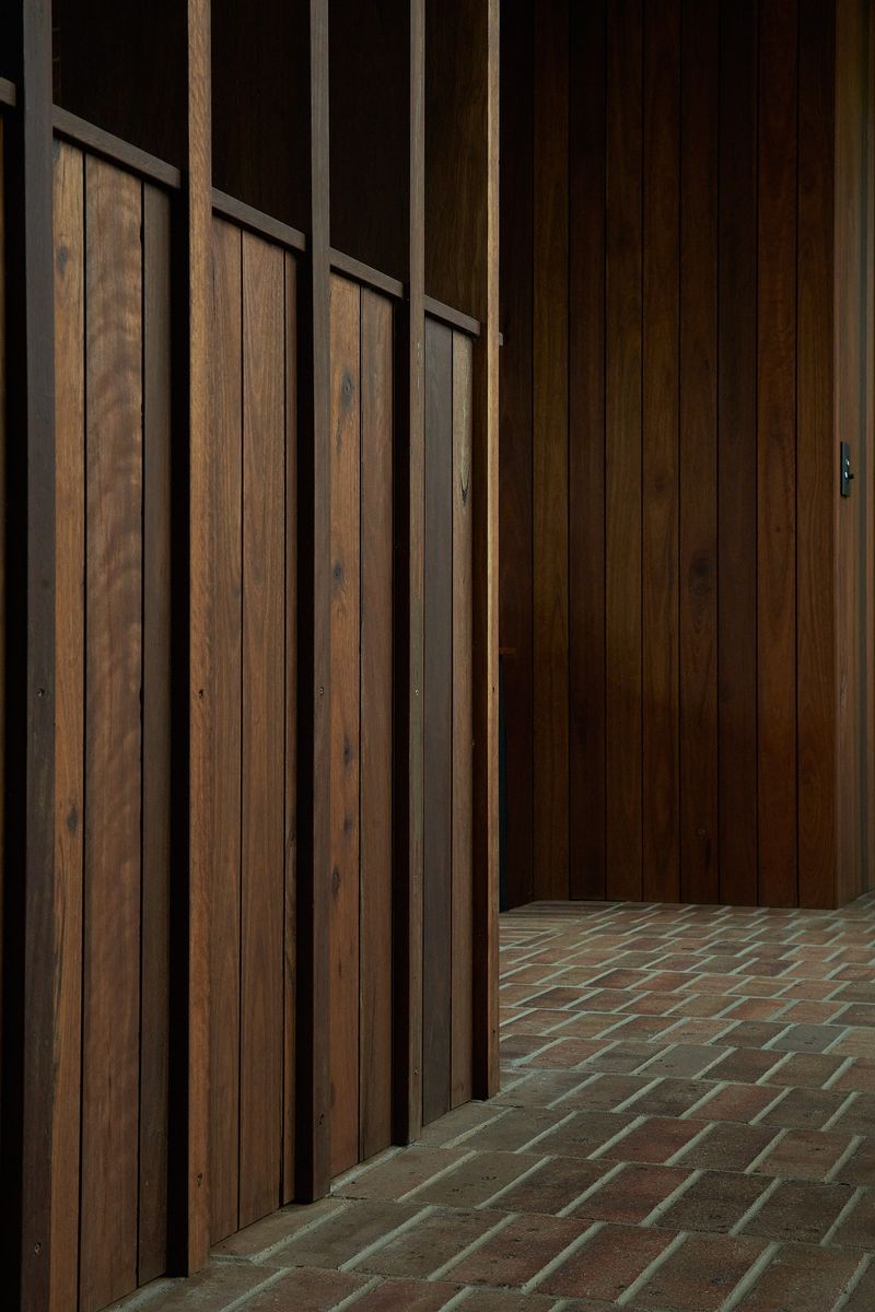 A House in the Dry is adapted to Australia's climate and landscape