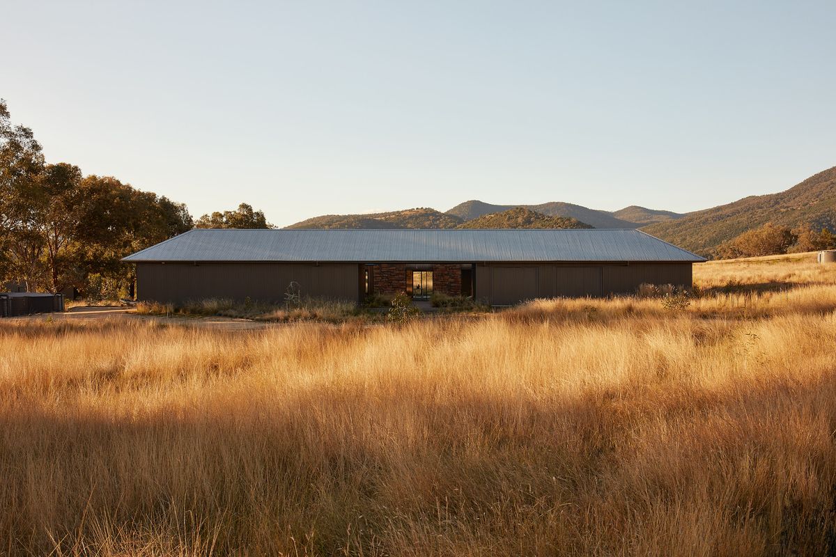A House in the Dry is adapted to Australia's climate and landscape