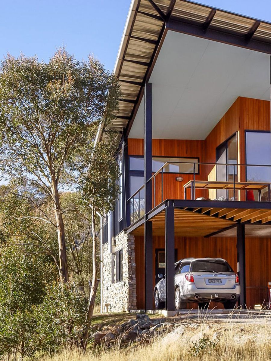 A Finely Crafted Ski Lodge at Lake Crackenback