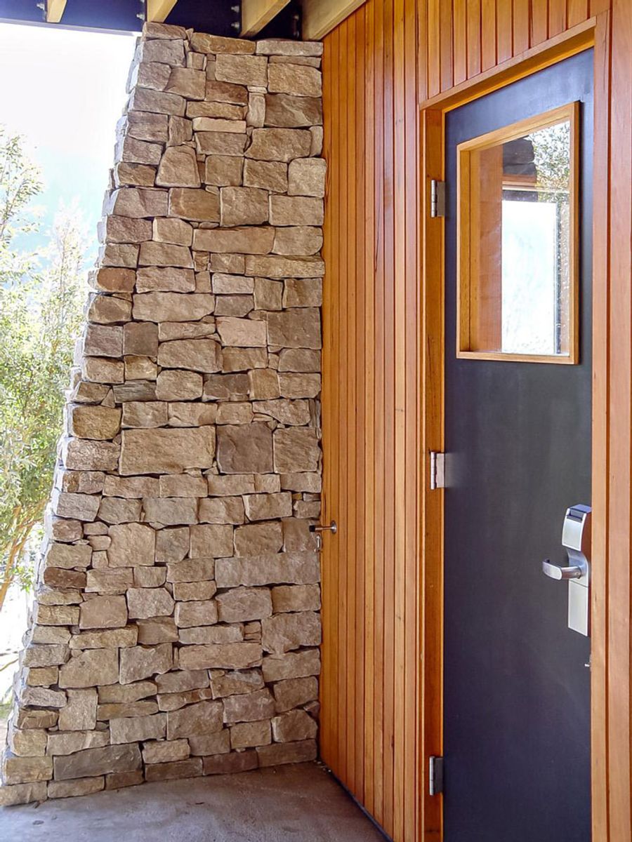 A Finely Crafted Ski Lodge at Lake Crackenback