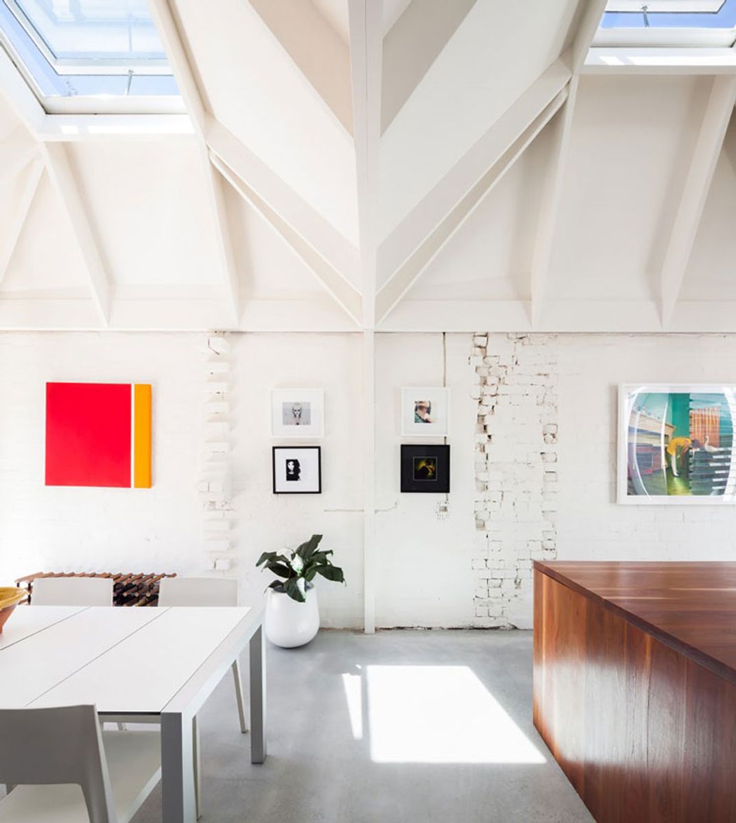 Light Cannon House: Sculpted Roof Draws Light Deep Into This Home