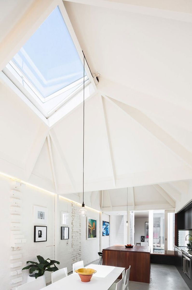 Light Cannon House: Sculpted Roof Draws Light Deep Into This Home