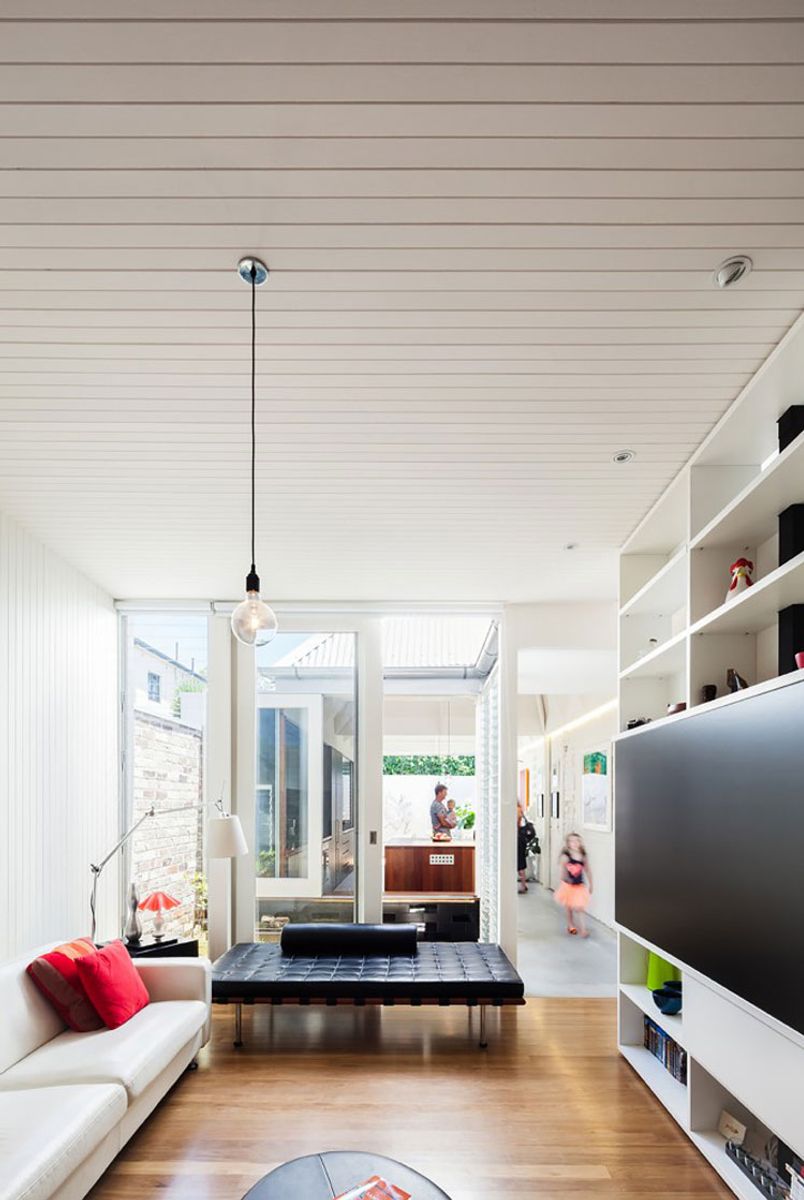 Light Cannon House: Sculpted Roof Draws Light Deep Into This Home