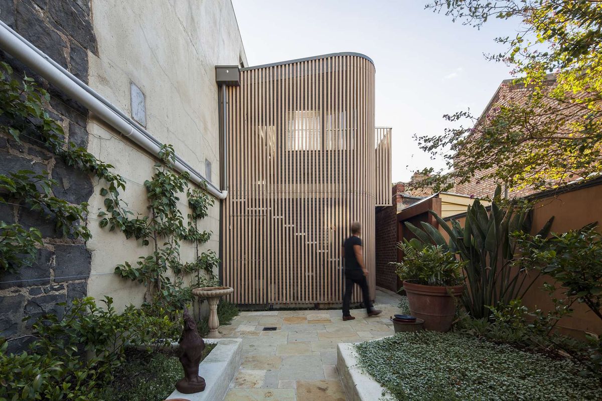 Dilapidated Garage Reimagined as a Creative Little Studio