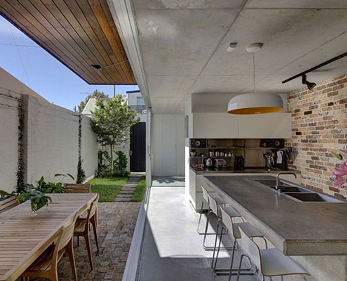 Long Courtyard House Challenged the Typical Terrace Configuration