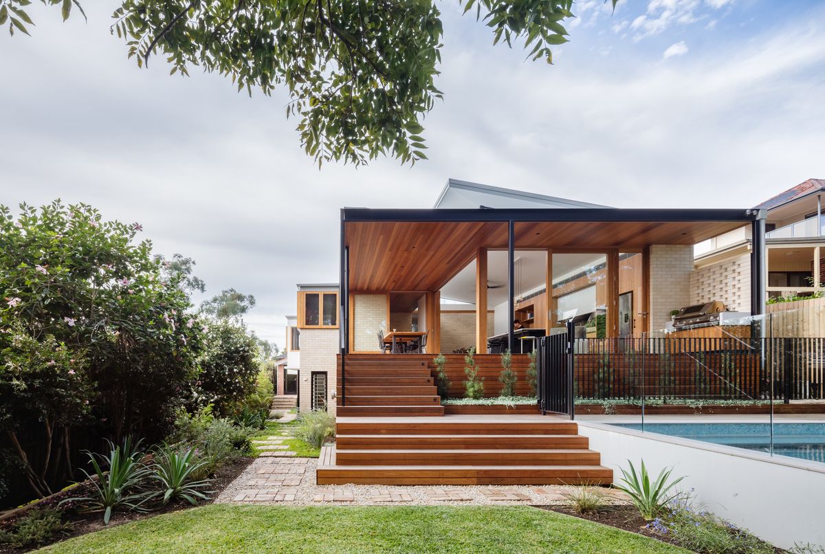 A Modern Take on the Verandah Creates a Connection to the Garden