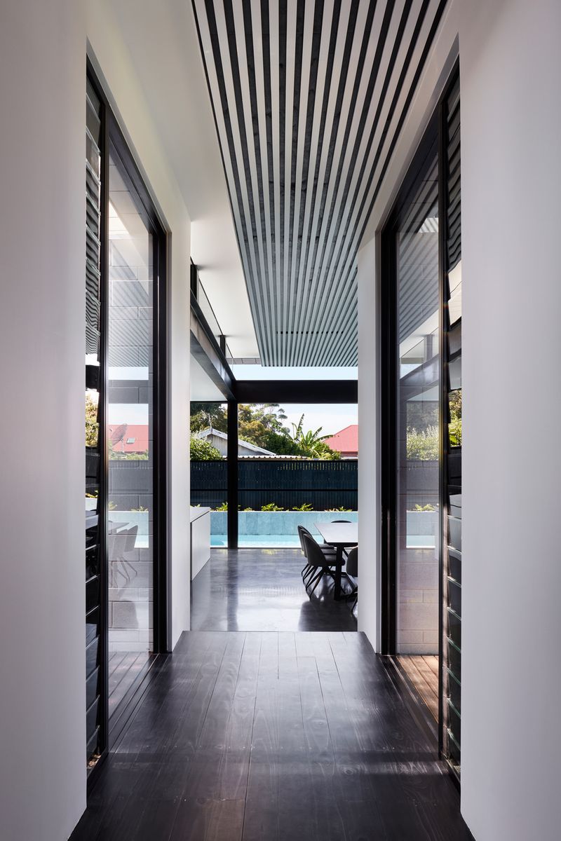 A Modern Pavilion Is the Perfect Complement to This Heritage Home