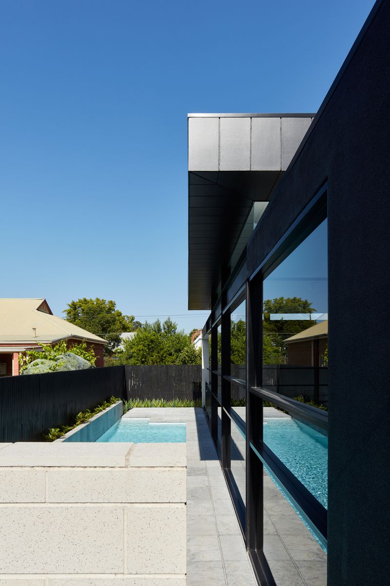 A Modern Pavilion Is the Perfect Complement to This Heritage Home