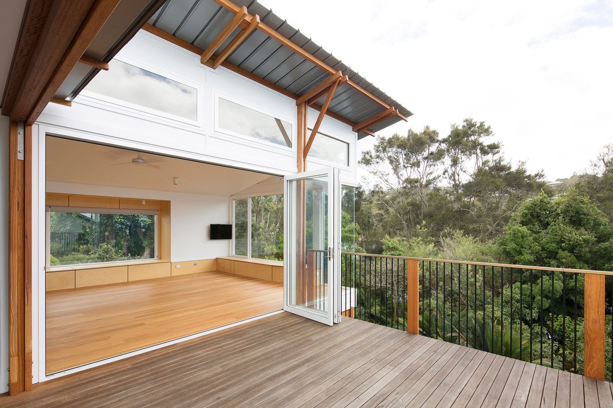 This Modern Beach House Design Celebrates its Spectacular Location