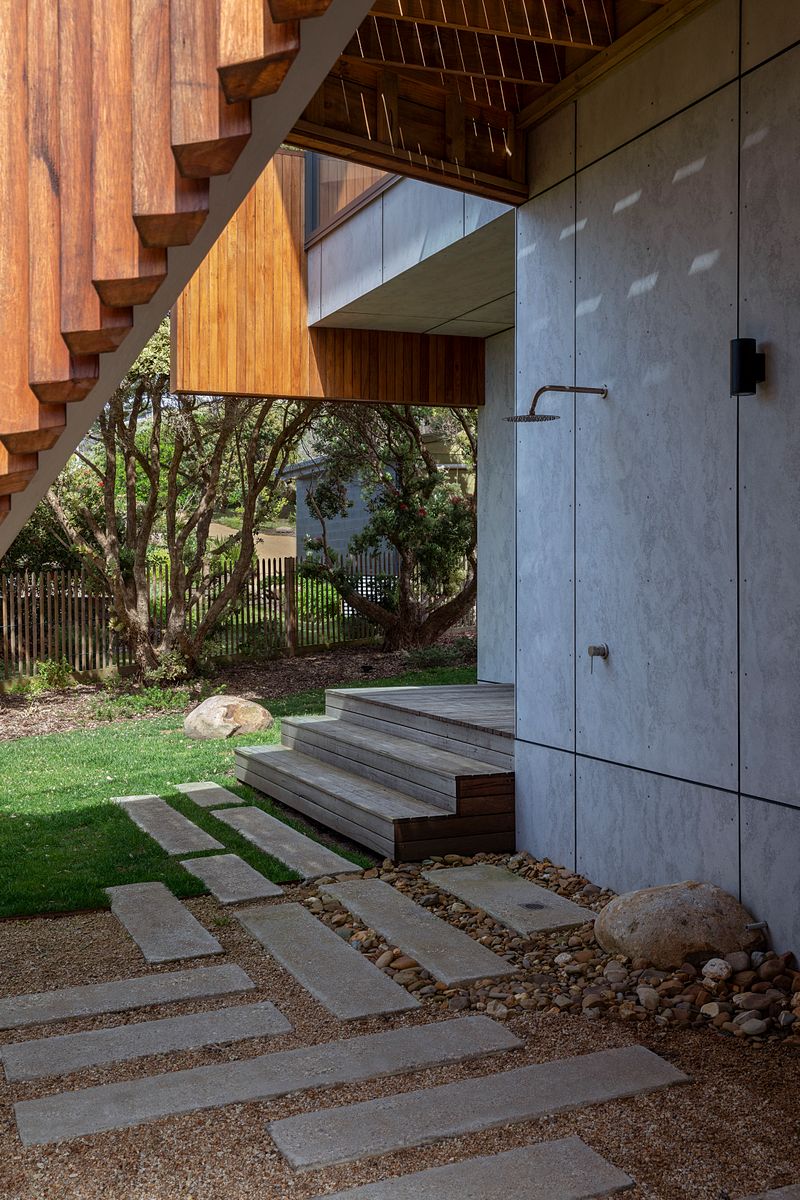 What would a marine lovers’ house on a coastal reserve look like?