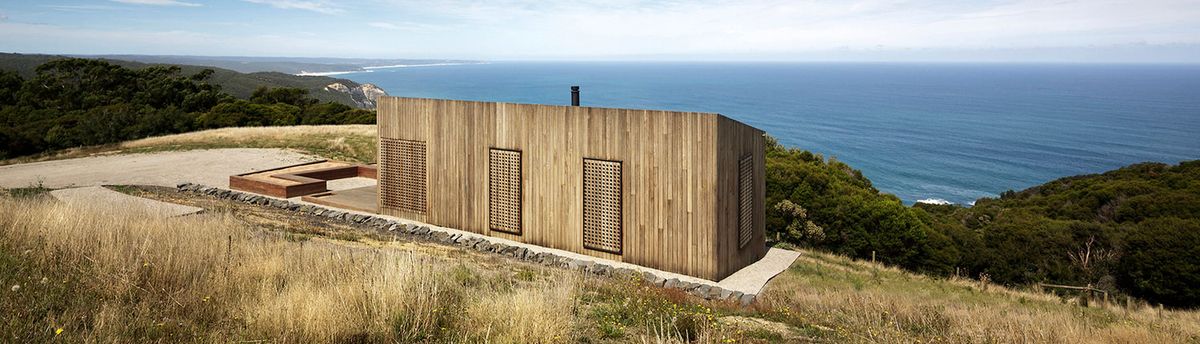 Moonlight Cabin: A Tiny But Perfectly Detailed Beachside Cabin