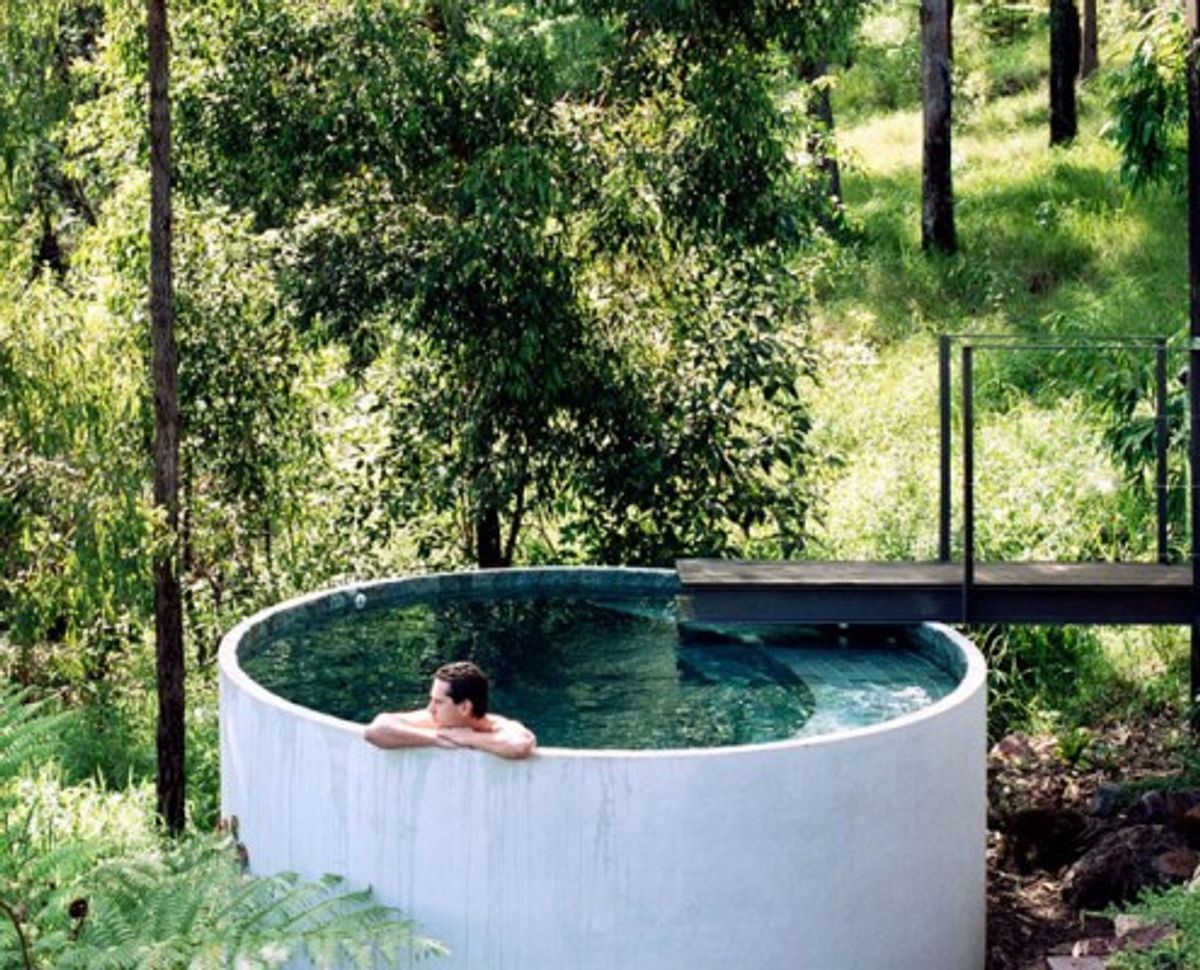 Mount Ninderry House: Low Budget Sustainable House in Picturesque Surrounds