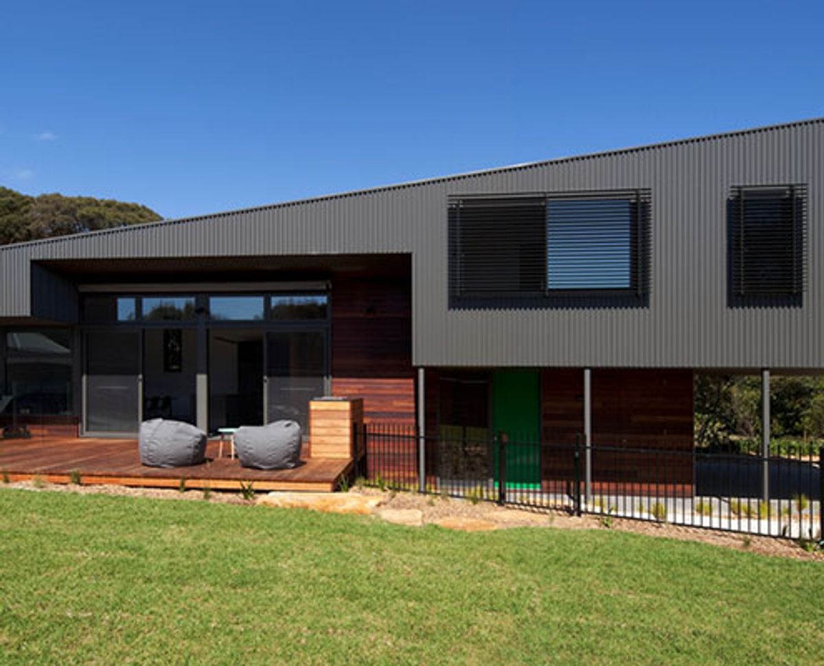 As a Modern Interpretation of a Beach Shack, New House is the Perfect ...