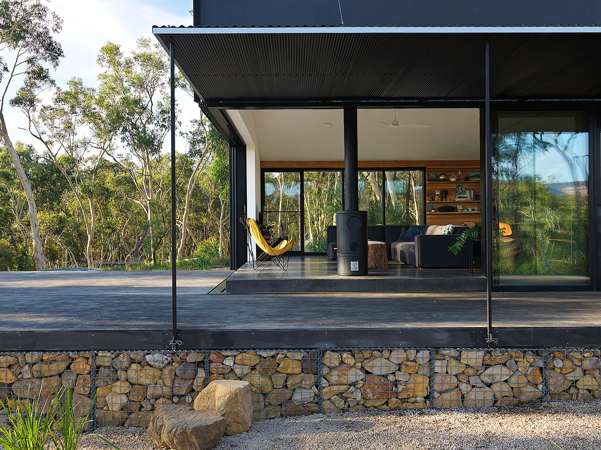 This Off-grid Home Has a Magic Location, but It Came With Challenges