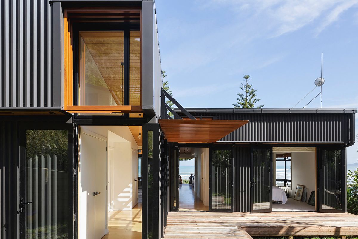 OffSET Shed House is an Unpretentious Beach Shack With a Lot of Cool