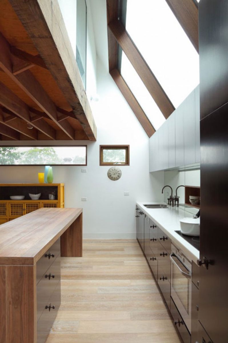 Orange Grove House Makes the Most of a Compact Sub-Divided Site