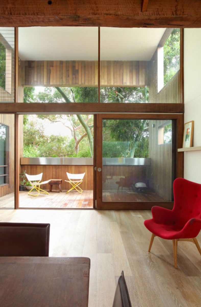 Orange Grove House Makes the Most of a Compact Sub-Divided Site