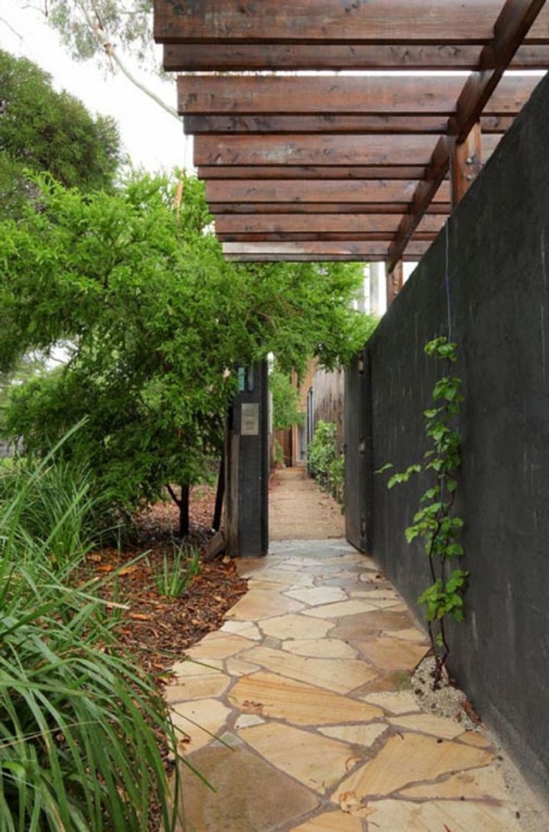 Orange Grove House Makes the Most of a Compact Sub-Divided Site