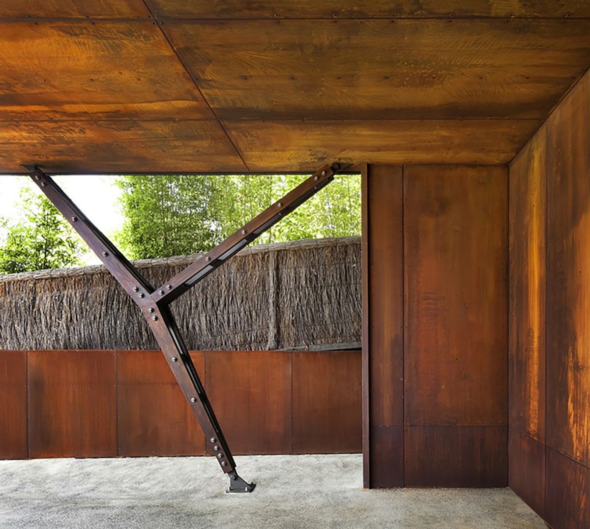 Pacific House Uses Burnt Timber and Rusting Steel to Dramatic Effect