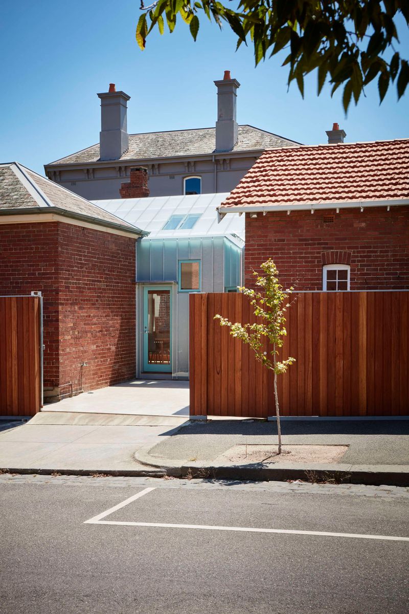 Glazed Atrium Dining Room Links and Lights This Heritage Home