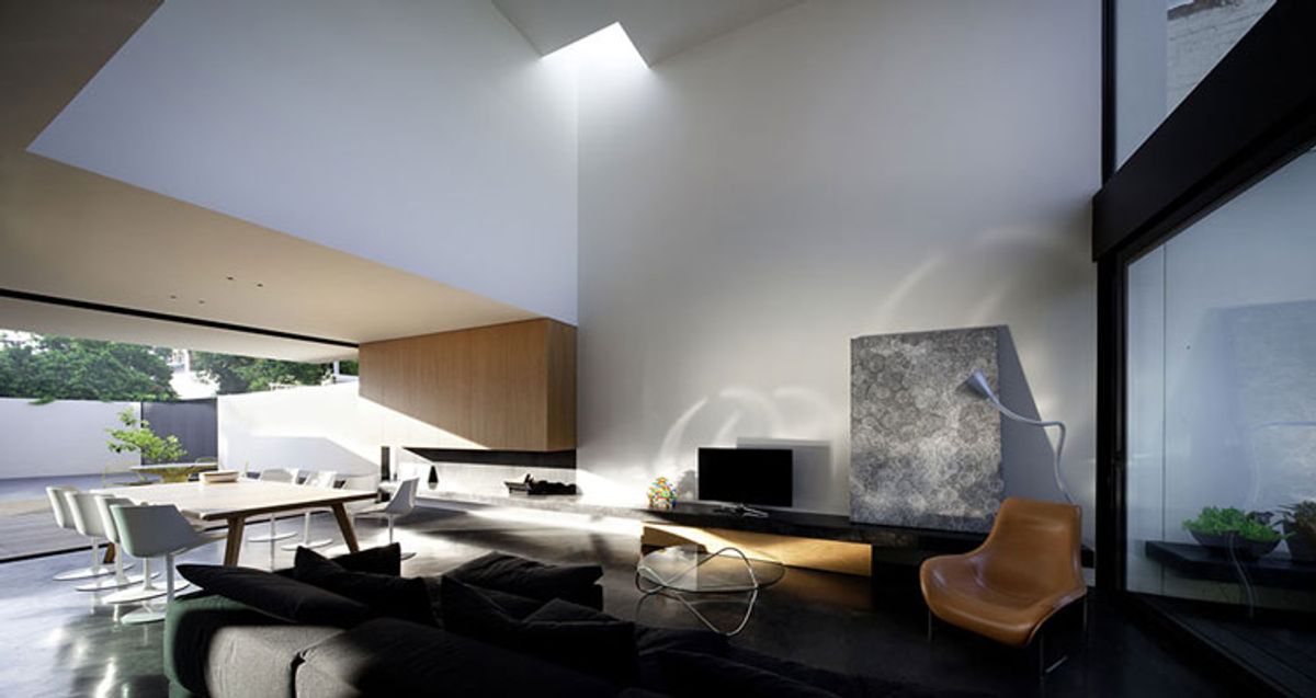 Peter Miglis House: A Renovation of Light, Space and Air