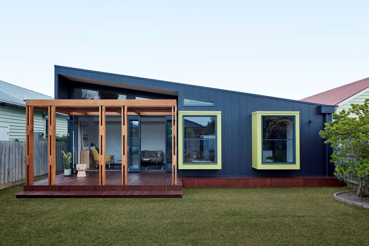A House That Shows Us a Lean-to Can Be a Blessing, Not a Blight
