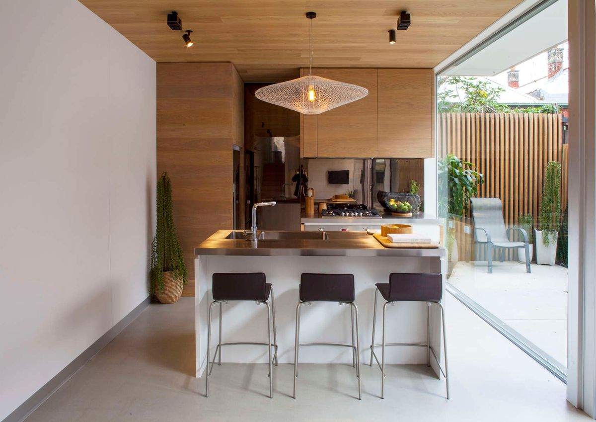 This Home's Translucent Walls Create Beautiful Effects Inside and Out