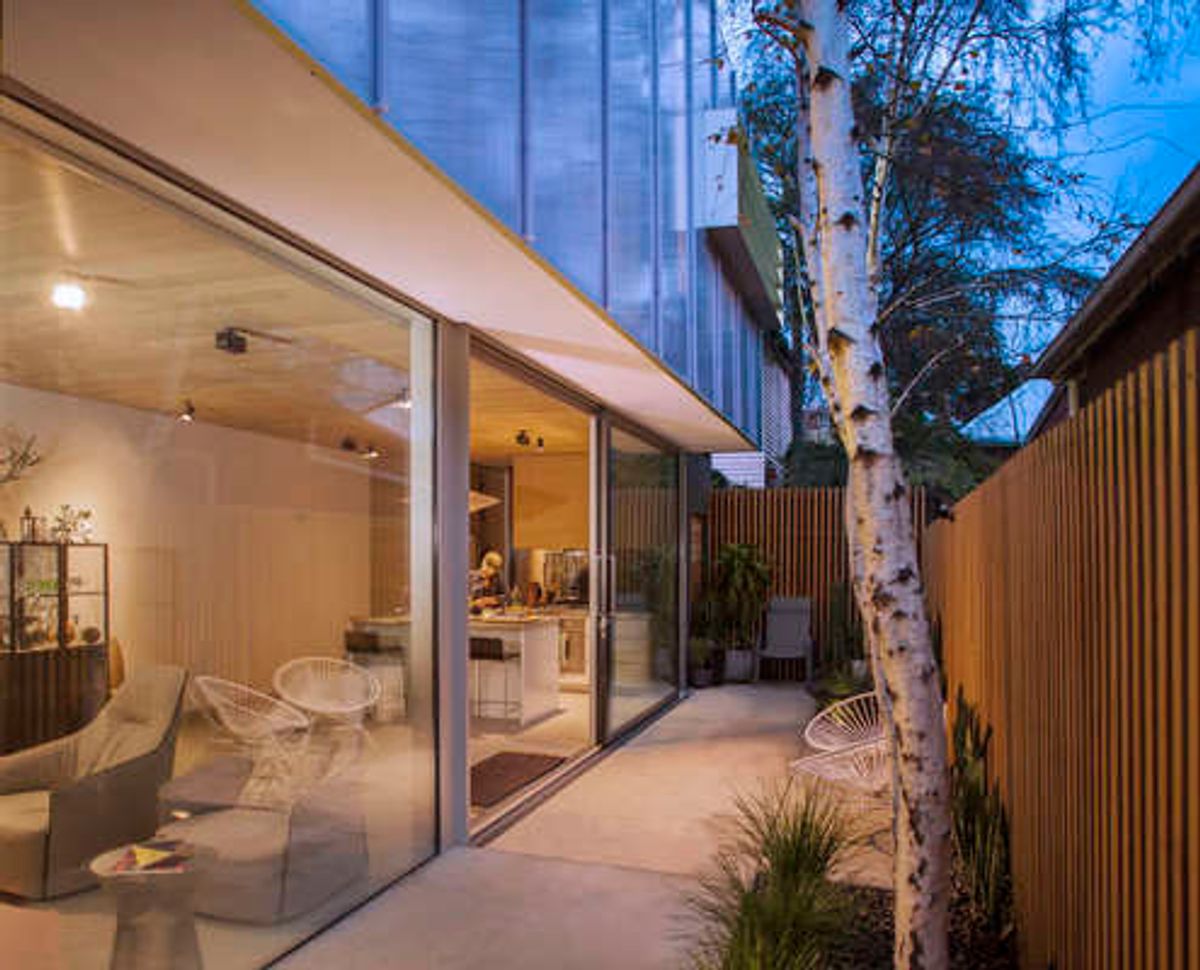 This Home's Translucent Walls Create Beautiful Effects Inside and Out