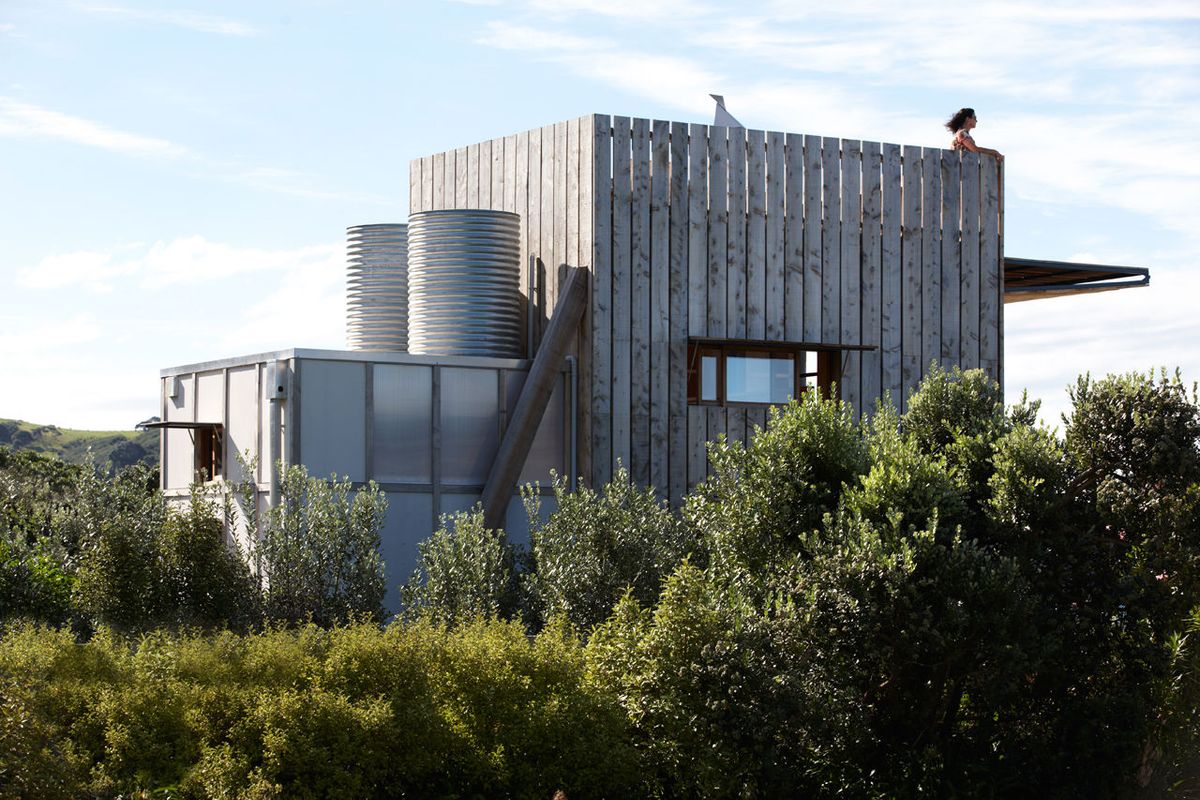 Sled House: A House You Can Relocate With a Tractor?