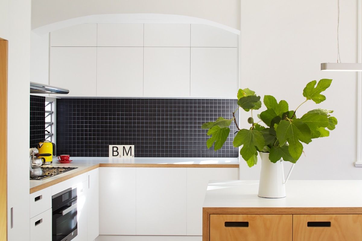 Light 'Funnels' Fix East-West Orientation at This Fremantle Renovation