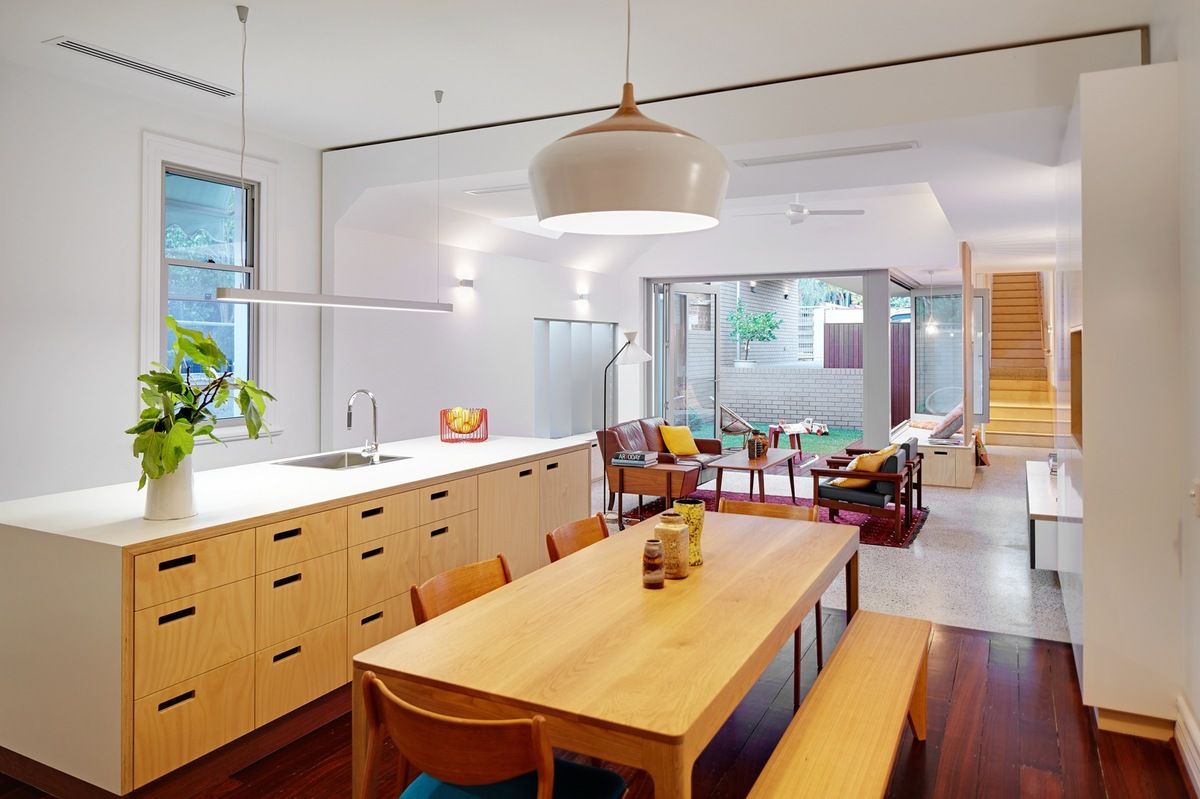 Light 'Funnels' Fix East-West Orientation at This Fremantle Renovation