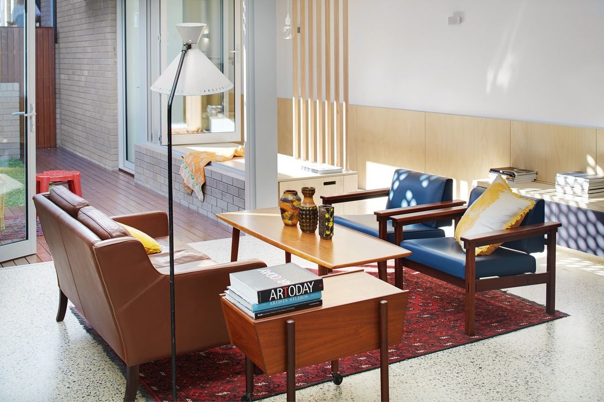 Light 'Funnels' Fix East-West Orientation at This Fremantle Renovation