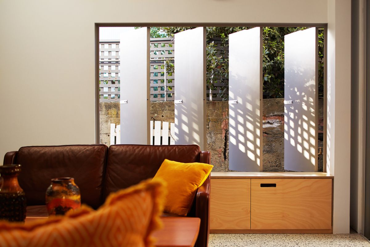 Light 'Funnels' Fix East-West Orientation at This Fremantle Renovation