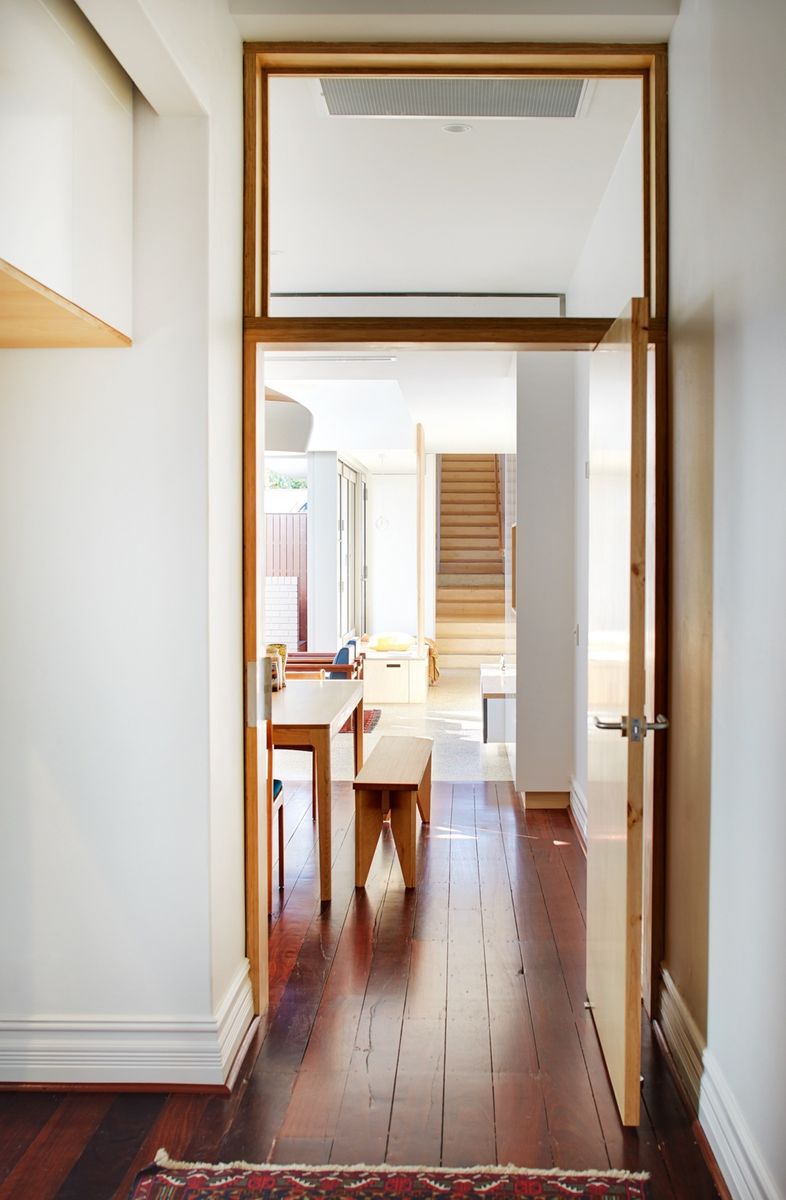 Light 'Funnels' Fix East-West Orientation at This Fremantle Renovation