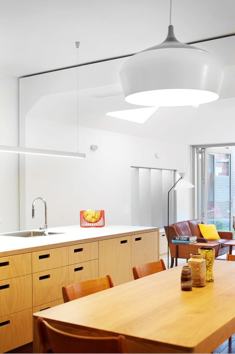 Light 'Funnels' Fix East-West Orientation at This Fremantle Renovation