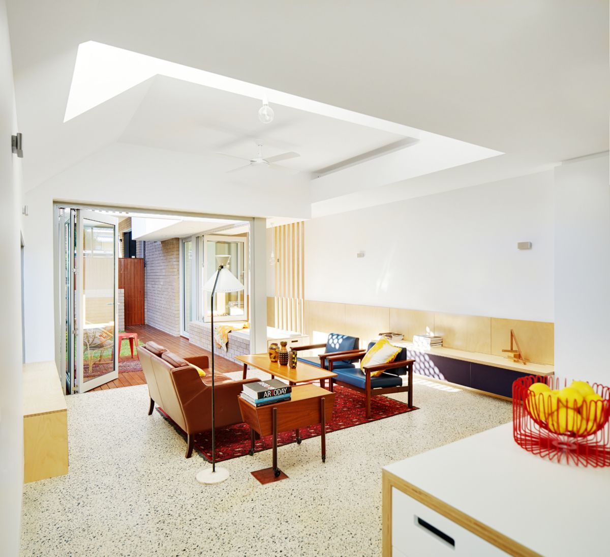 Light 'Funnels' Fix East-West Orientation at This Fremantle Renovation