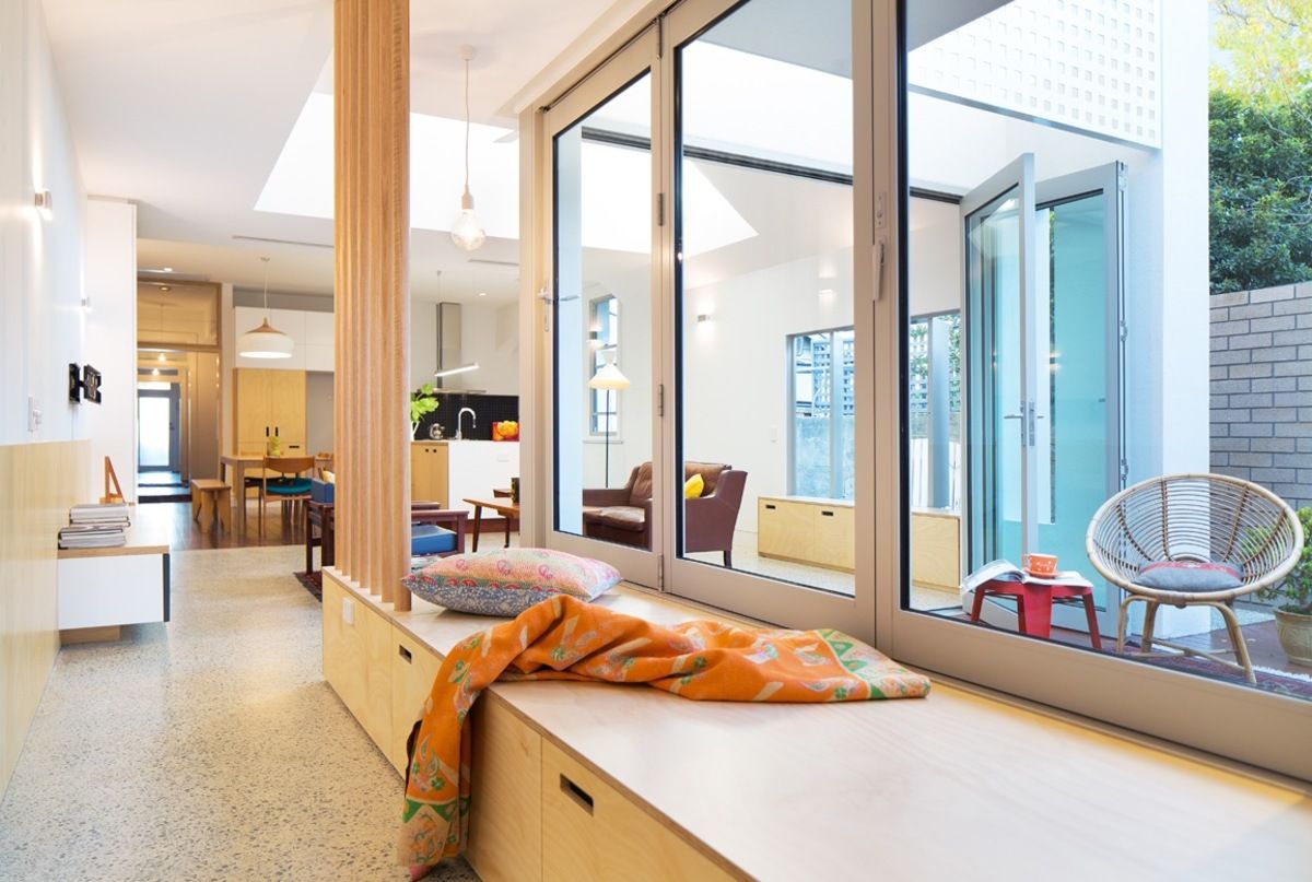 Light 'Funnels' Fix East-West Orientation at This Fremantle Renovation