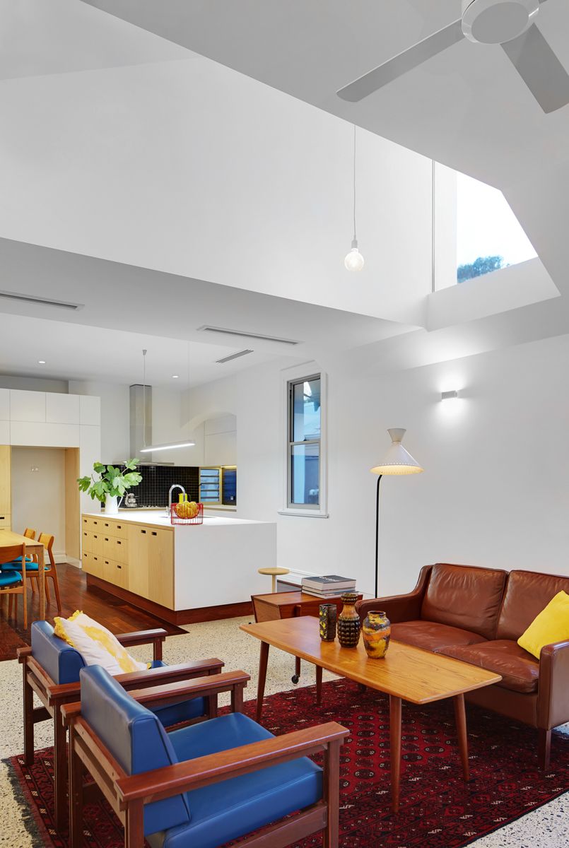 Light 'Funnels' Fix East-West Orientation at This Fremantle Renovation