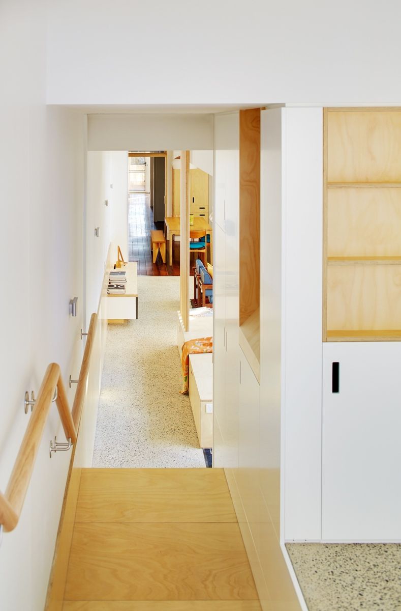 Light 'Funnels' Fix East-West Orientation at This Fremantle Renovation