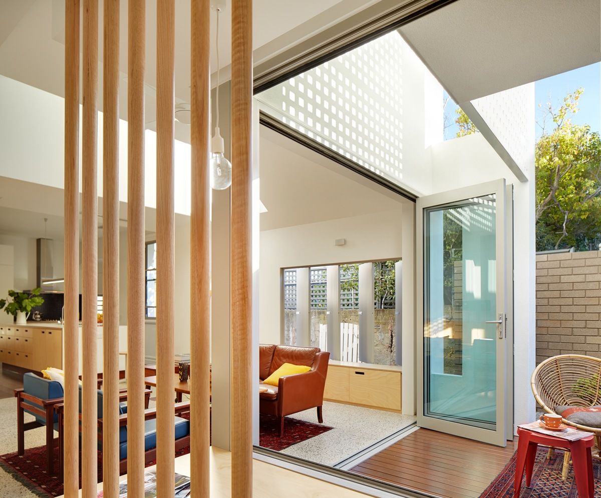 Light 'Funnels' Fix East-West Orientation at This Fremantle Renovation