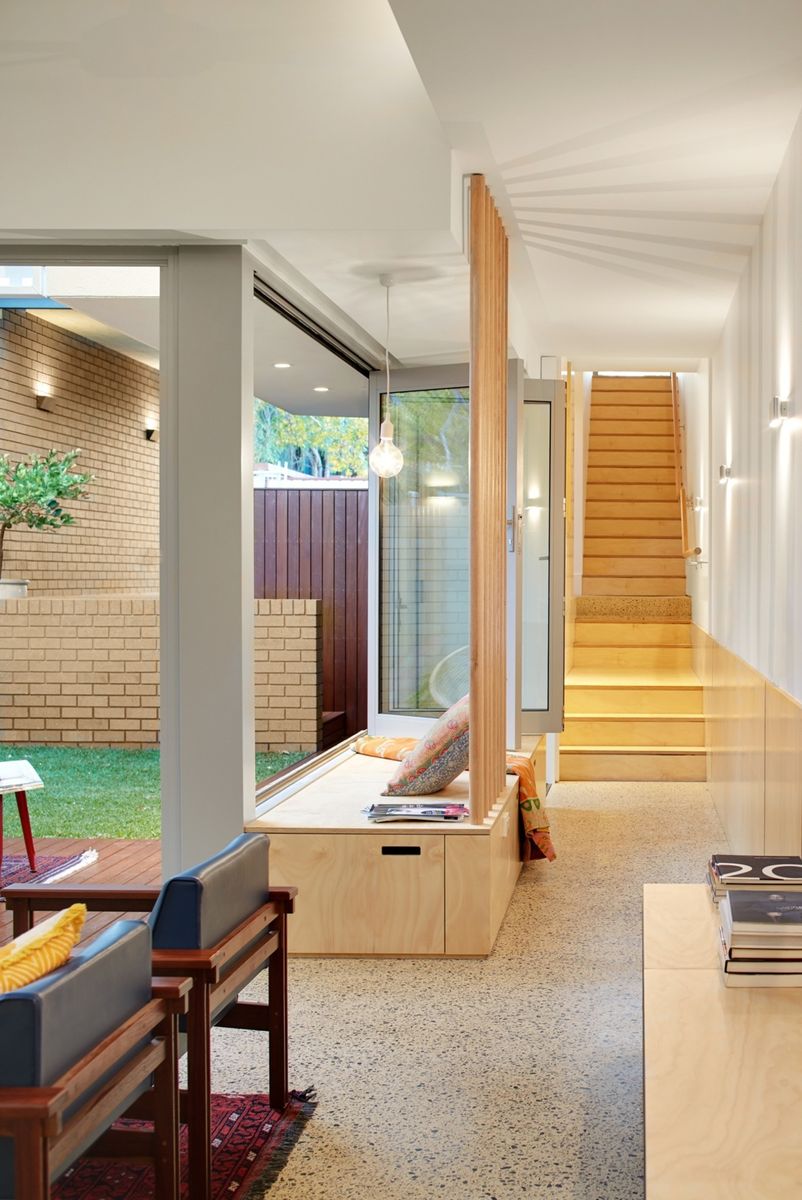 Light 'Funnels' Fix East-West Orientation at This Fremantle Renovation