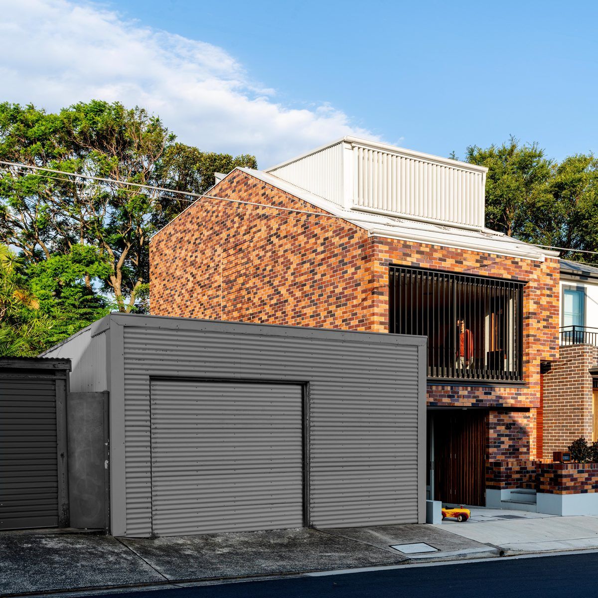A New Laneway House Celebrates This Inner Suburb's History of Bricks