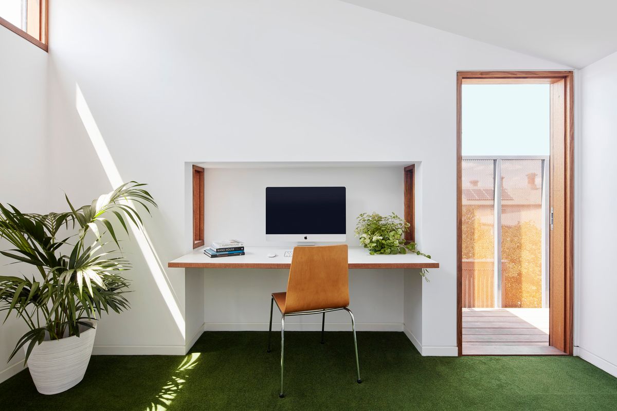 A Flexible, Multi-purpose Studio That Requires Very Little Land