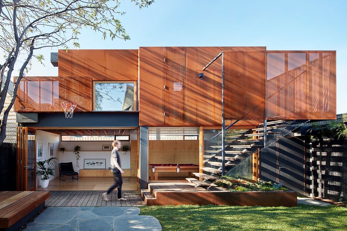 A Flexible, Multi-purpose Studio That Requires Very Little Land