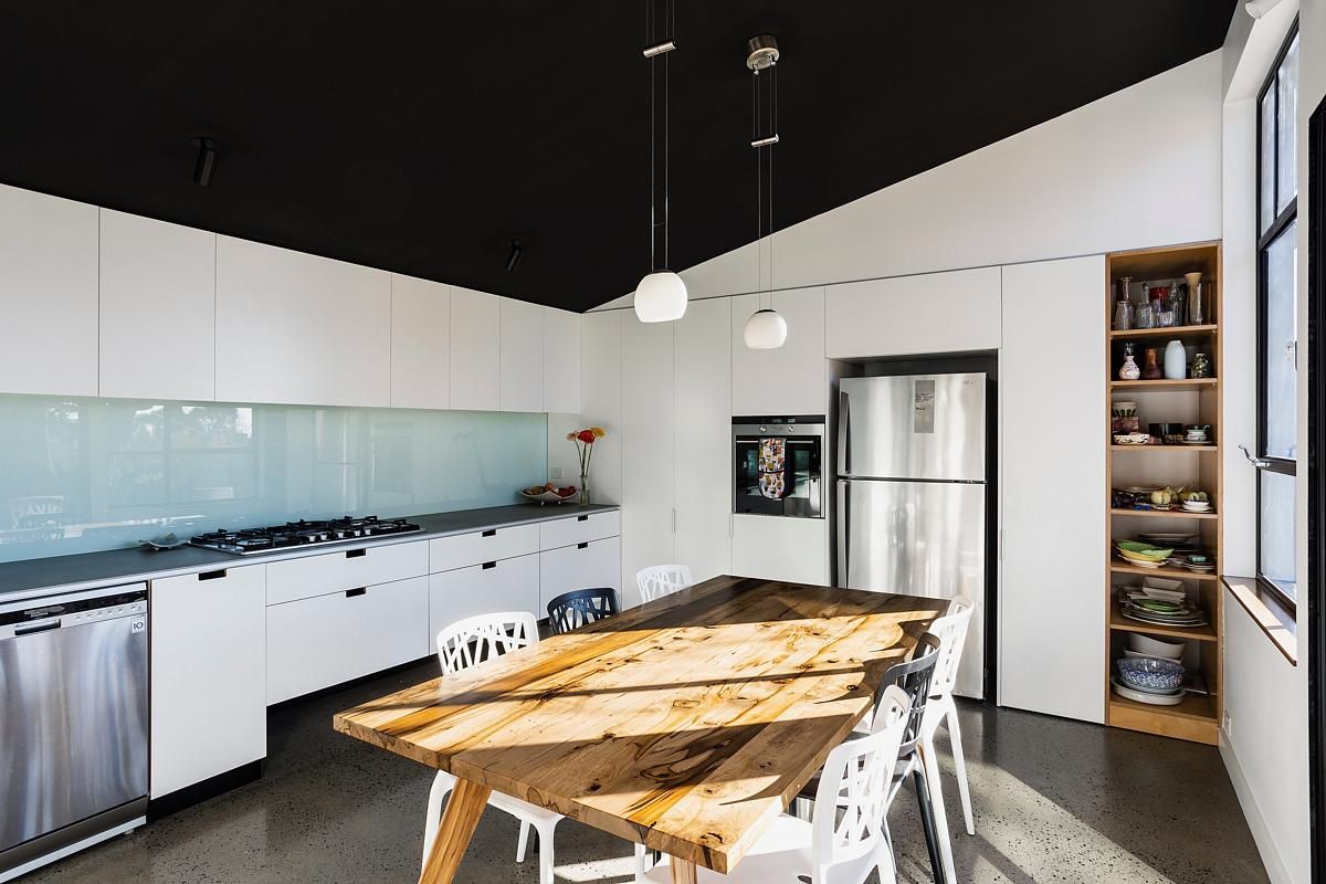 Transforming a 1950s home into a modern marvel in Melbourne
