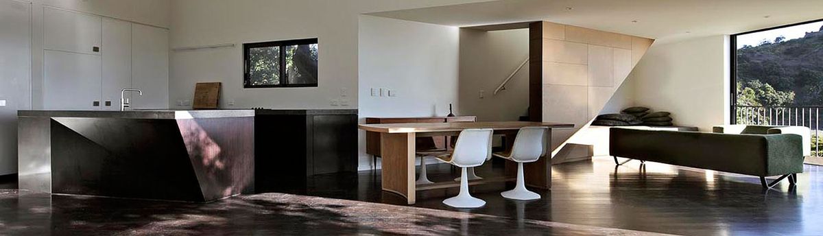 The Pohutukawa House Twists and Contorts to Fit Between Existing Trees
