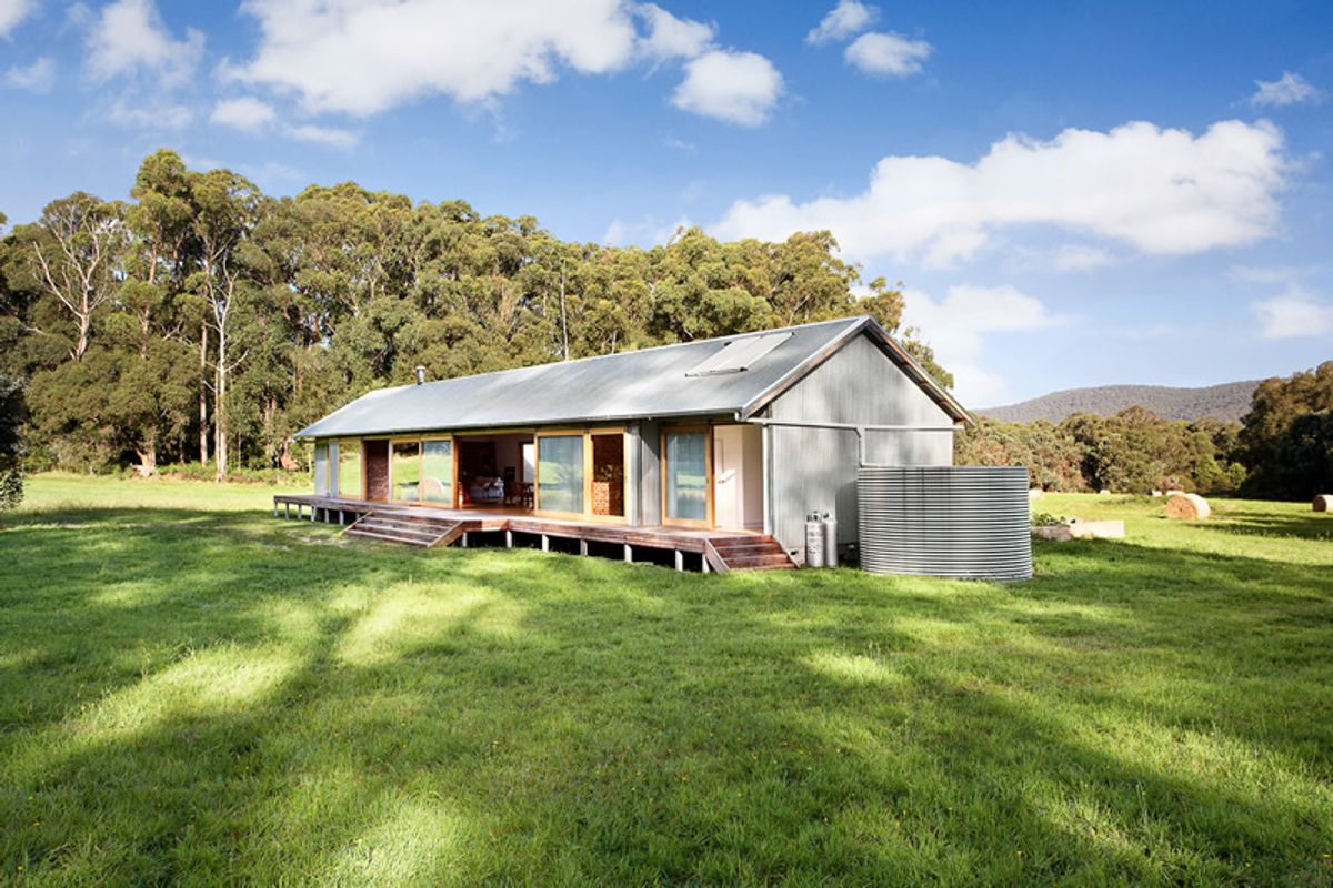 Modern 'Wool Shed' Pays Homage to Iconic Australian Design