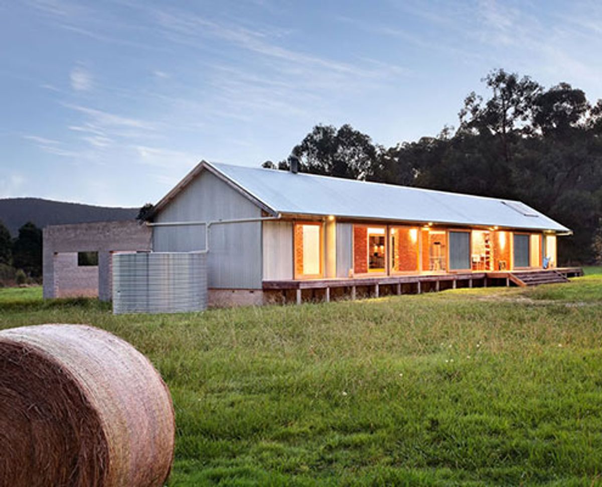 Modern 'Wool Shed' Pays Homage to Iconic Australian Design