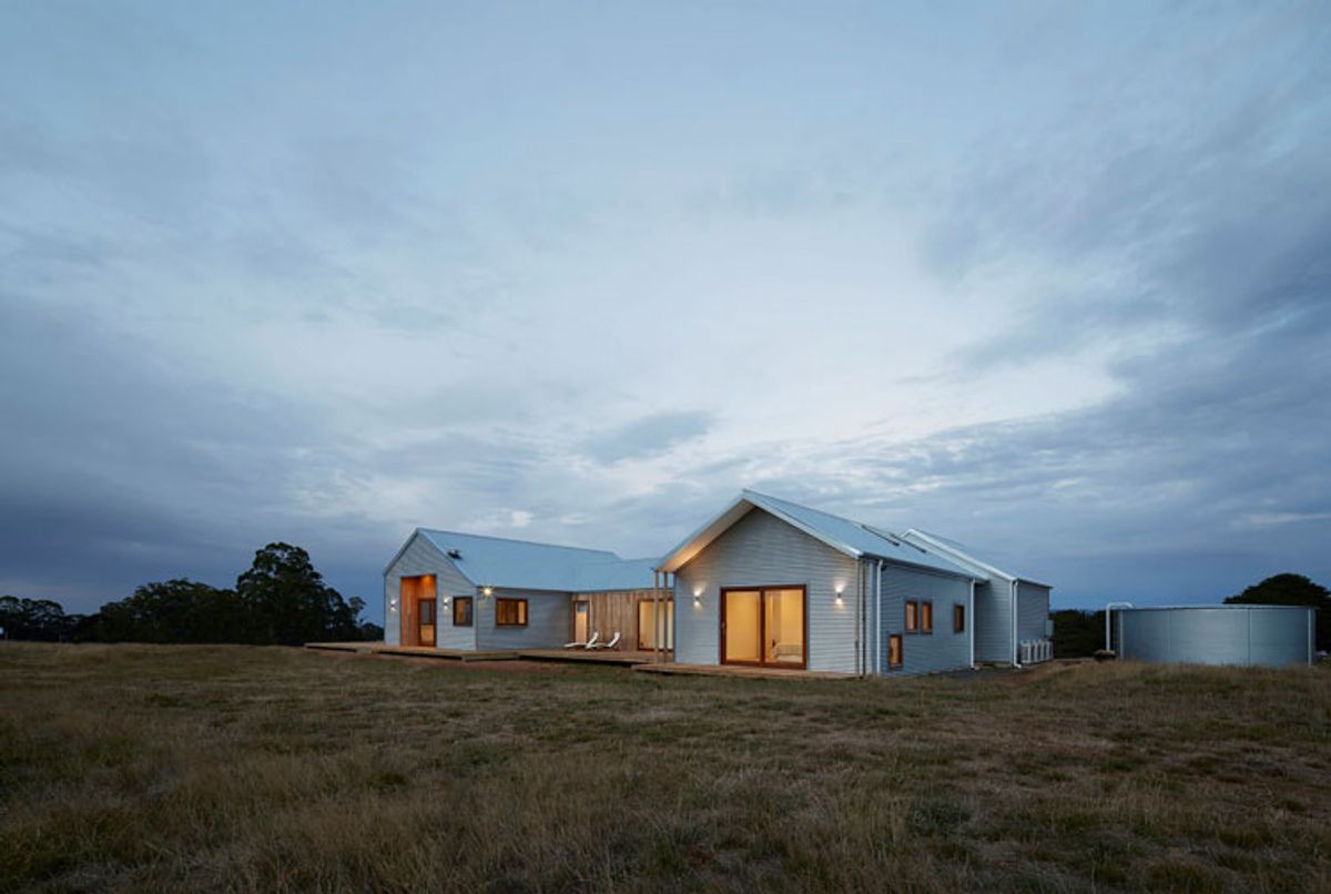 Trentham Modern Farmhouse Uses Local Materials to Fit Into the Landscape